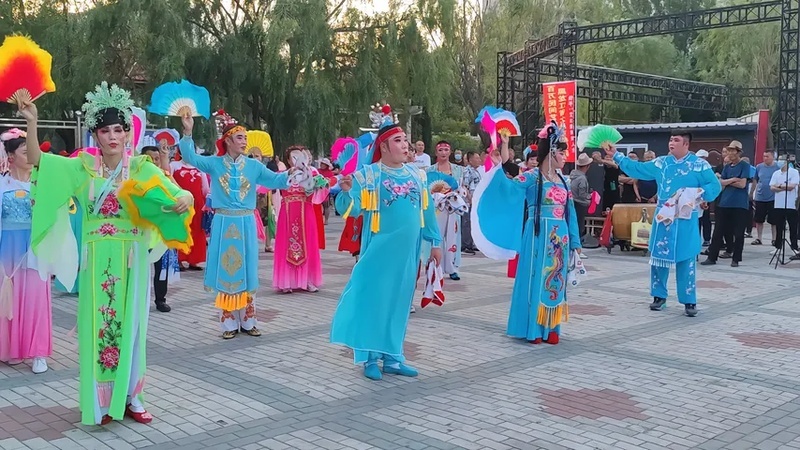 “传统与现代的碰撞,一场惊艳的视觉盛宴!”?