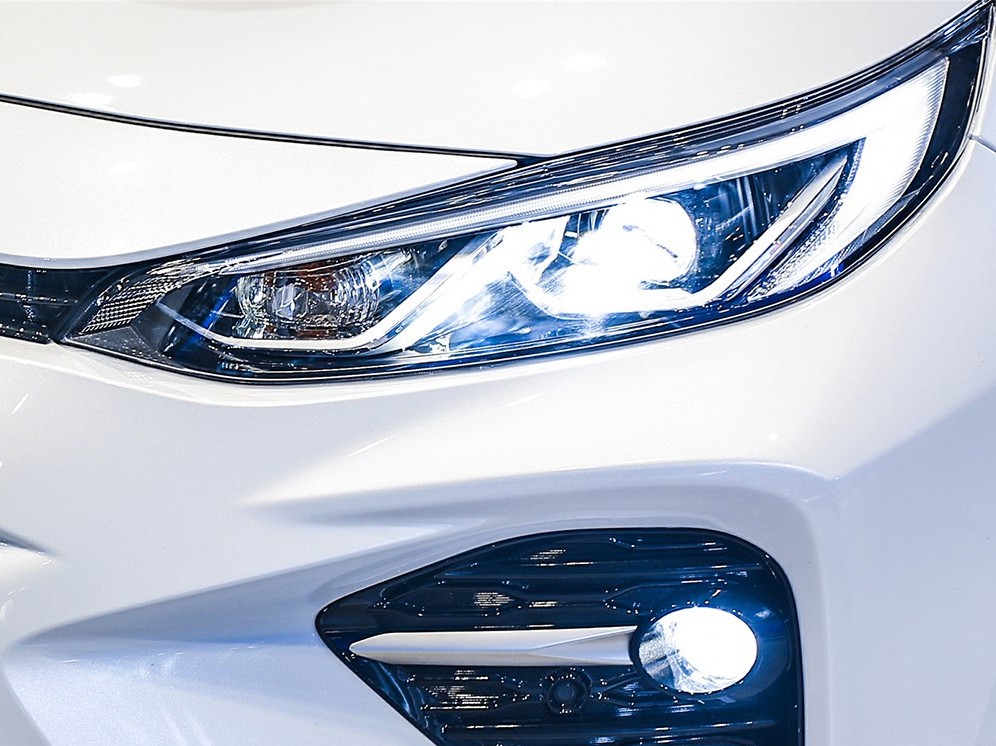 成都丰田威兰达汽车大灯改装升级增亮矩阵激光LED双光透镜前车灯