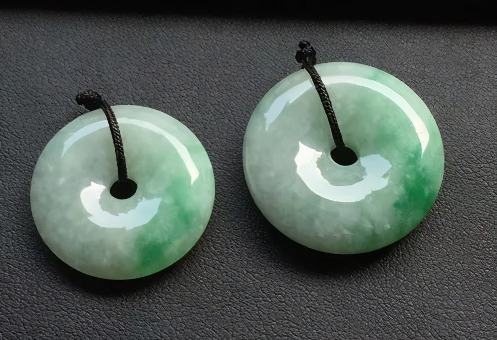 翡翠界的豆种翡翠很便宜?如何看待豆种翡翠的价值?