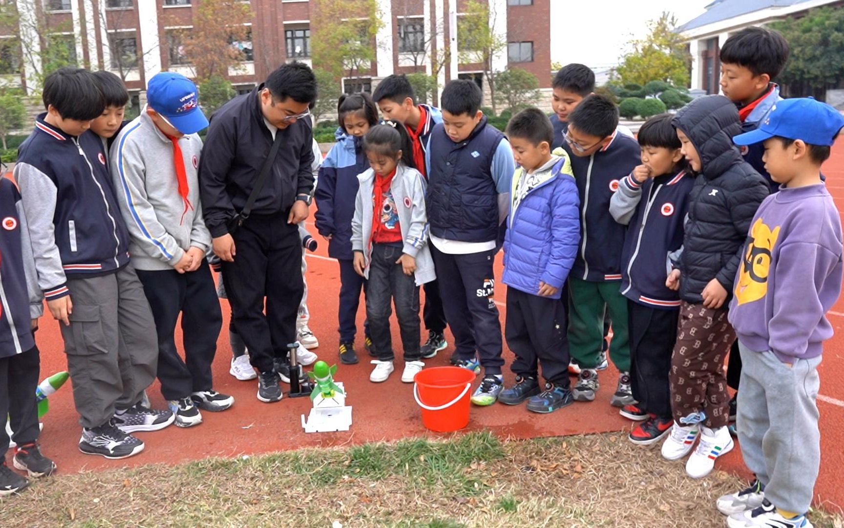 英迪小学生水火箭课程