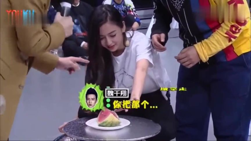 杨颖综艺感挺好的、注意形象呐,女神