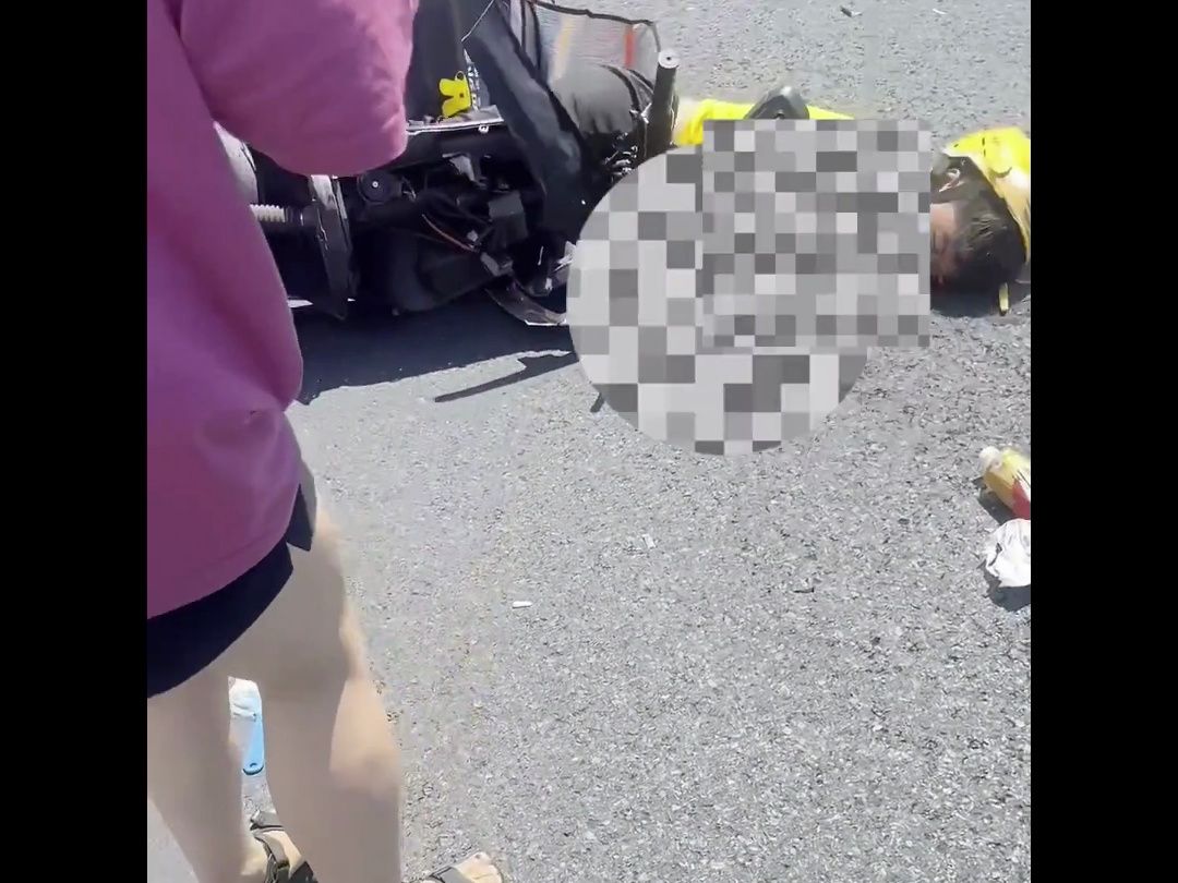 浙江绍兴一位年轻外卖员车祸受伤严重