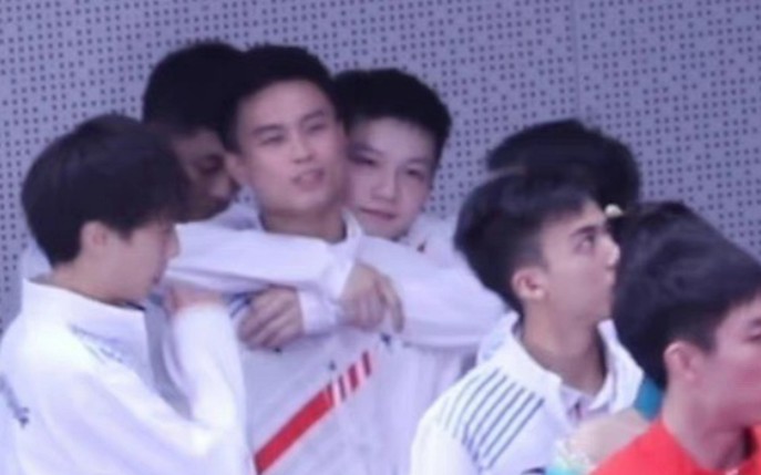 樊振东全运会粤语字幕—温柔东东