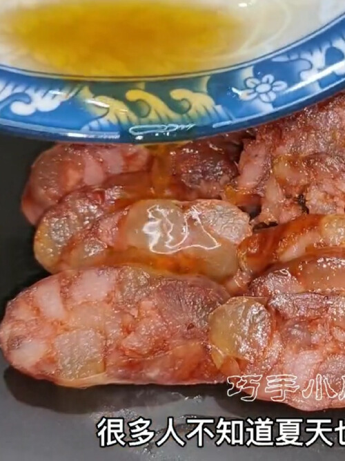 猪肉降价正便宜,教你在家做腊肠,比例配方超简单,比买的都香