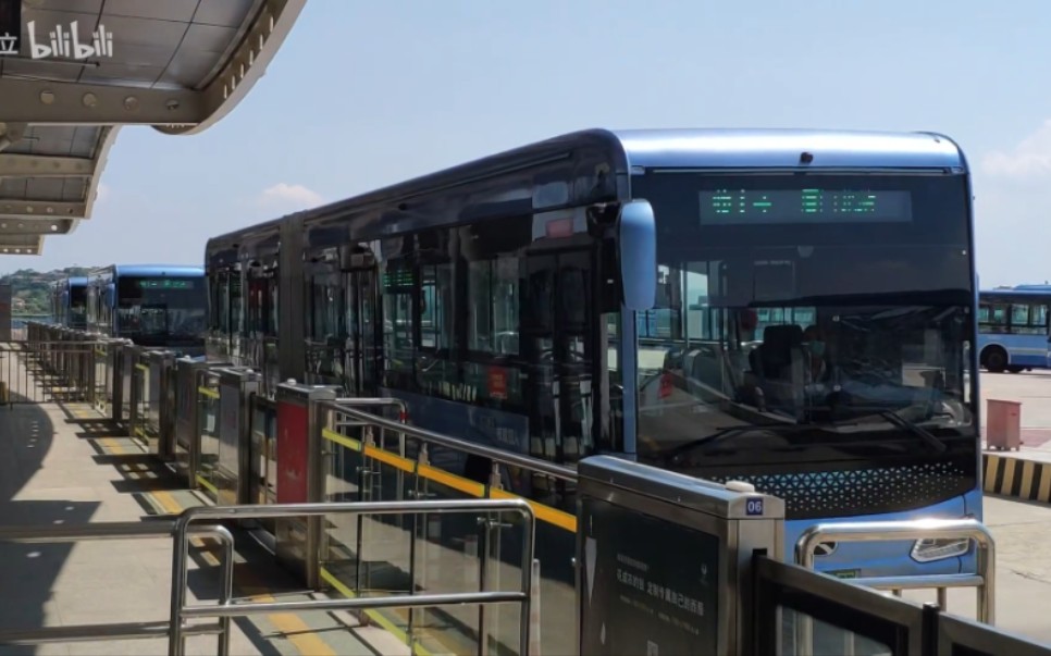 【厦门公交】BRT第一码头站12·18m级纯电动公交进出站 厦门金龙...