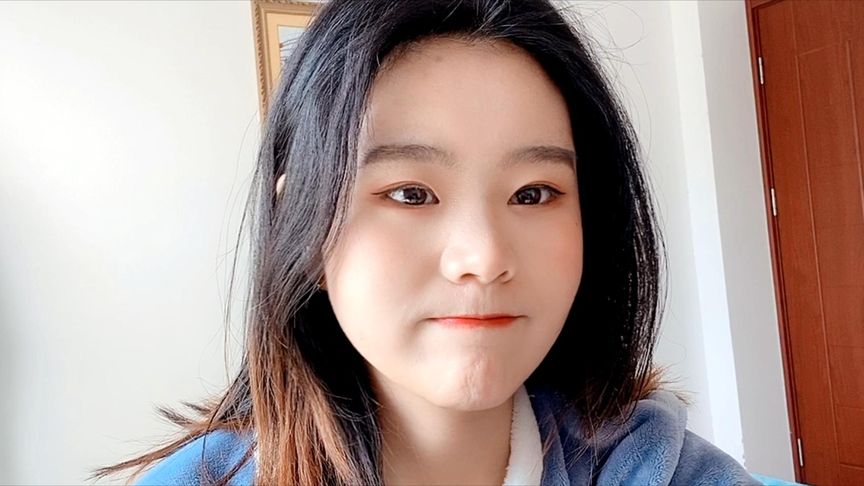 大四学姐快被毕业论文搞疯,老师说再过五天交初稿!