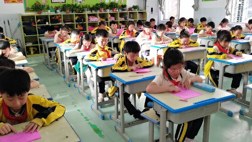 小学生安全教育,家庭学校都重视～