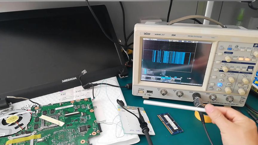 笔记本不显示,直接采用示波器进行判断周期波形,这样最有效.