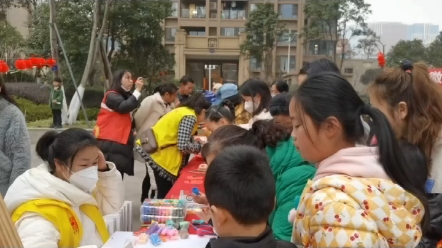 ...、成都银行、甘油社区、社会服务组织联合开展居民元宵节游园活动