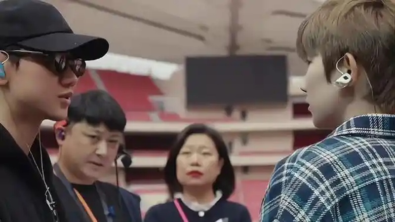 他在闹你在笑两个宝宝好腻歪啊