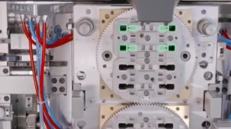 世界顶级注塑模具德国FOBOHA,立式旋转模具生产案例