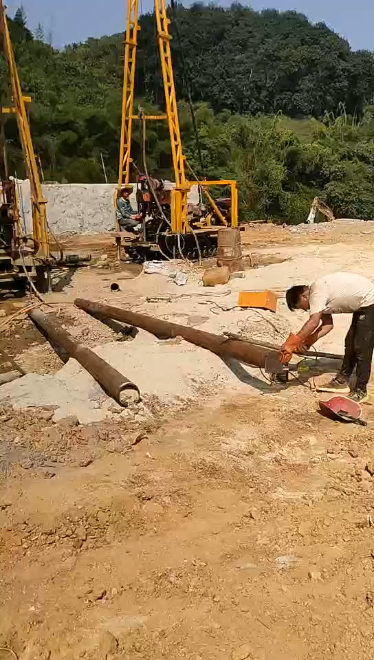 学地质搞地质,168mm口径钢管桩作业