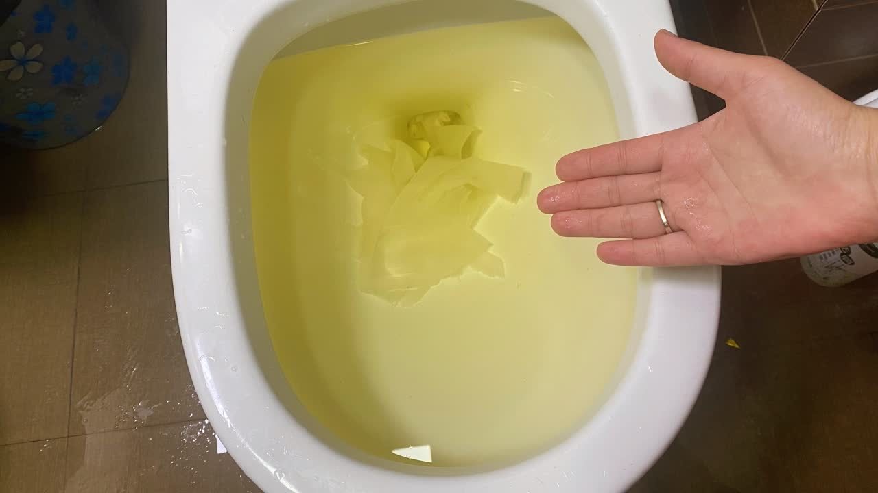 无论马桶怎么堵,老师傅教你这种方法,一疏就通#马桶堵塞疏通小窍门