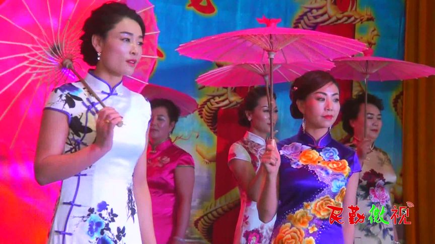 《旗袍美人》配柔美伞舞,旗袍靓丽、花伞漂亮, 旗袍美人美如画