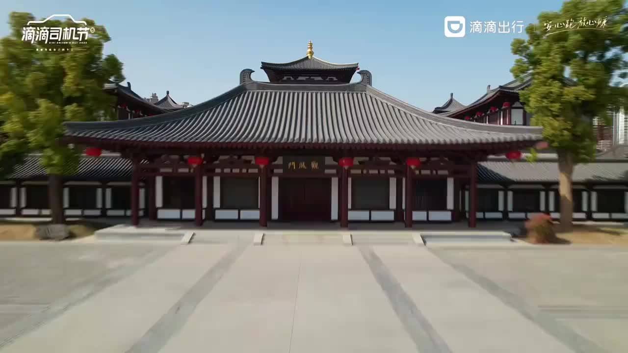 11月26日下午,第六届滴滴司机节分会场在洛阳举行,110名洛阳司机...