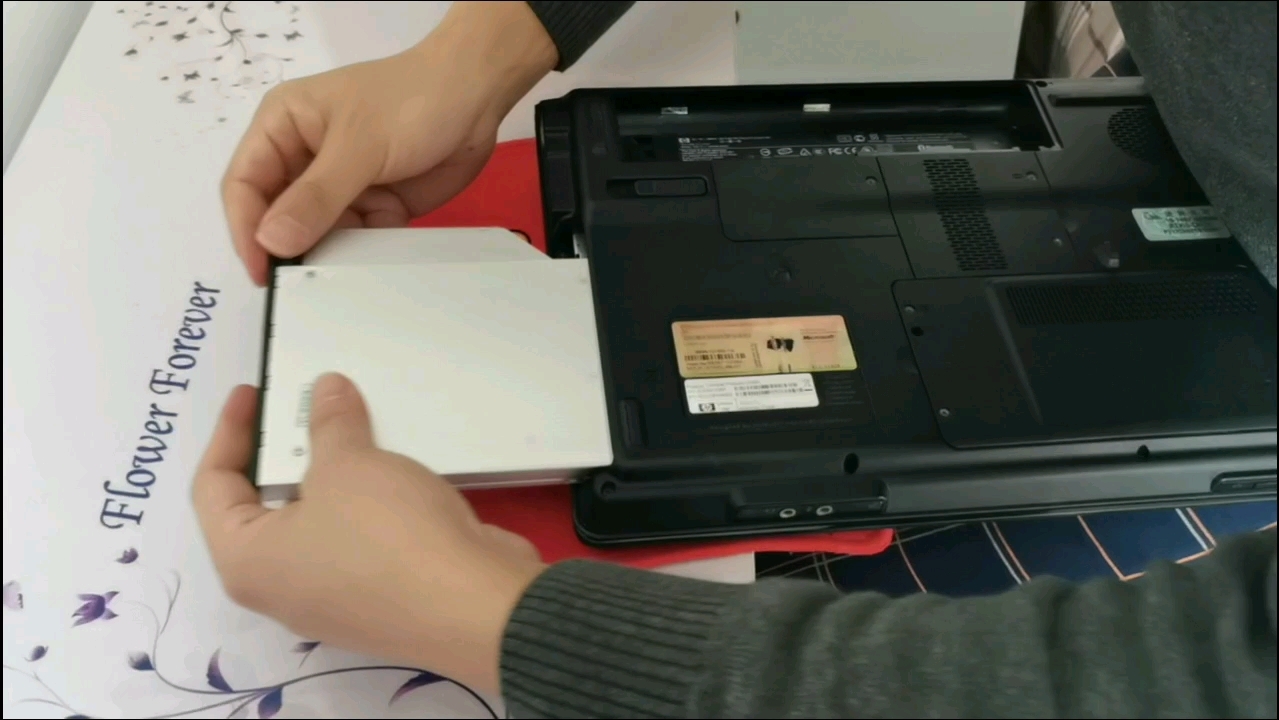 ...老电脑 HP 惠普 康柏 ∨3000笔记本电脑 更换光驱位固态硬盘 升级内存