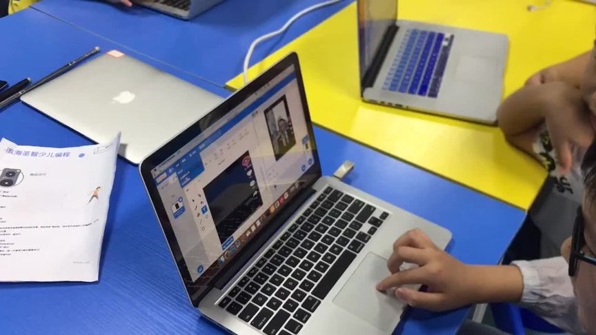 的真爱粉啊,课堂上用#scratch #少儿编程 制作的短#视频