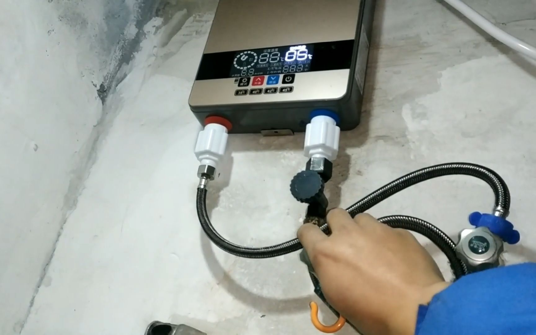 即热式电热水器买来才用一个星期就后悔了,三百多就这样打水漂了