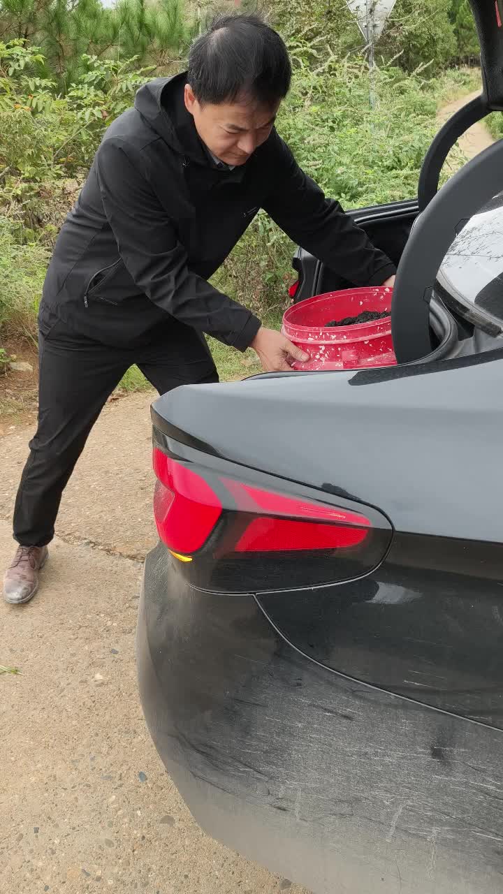 行为举止,安全畅行。#我的乡村生活 #乡村道路 #记录生活 #接地气