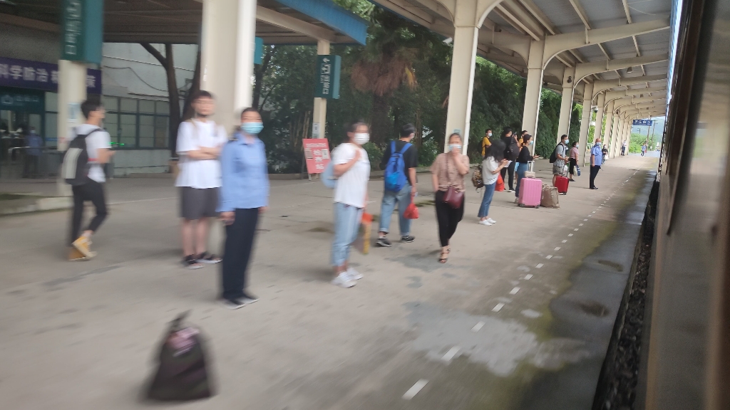 合芜小绿皮K8525次进庐江站(开窗视角)