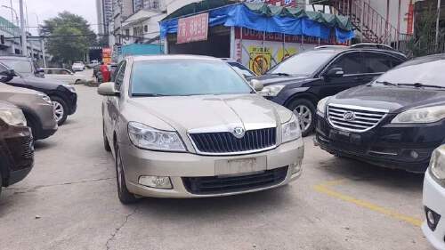 13年车龄斯柯达明锐自动挡 费用齐全仅需1.38万开走