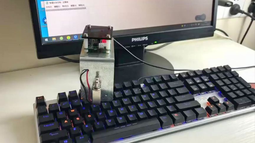 电脑键盘点击器代替自动点击键盘神器游戏鼠标物理点击wow挂机