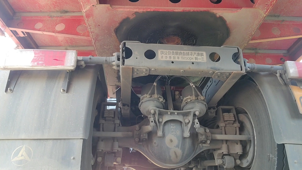 重型半挂牵引车,车头和拖挂摘除、连接,教学视频。
