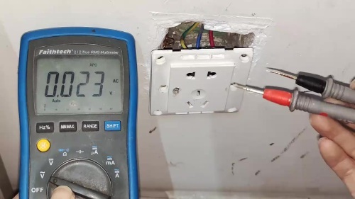 火线和地线其实只是一根线,原来电压藏在这里!