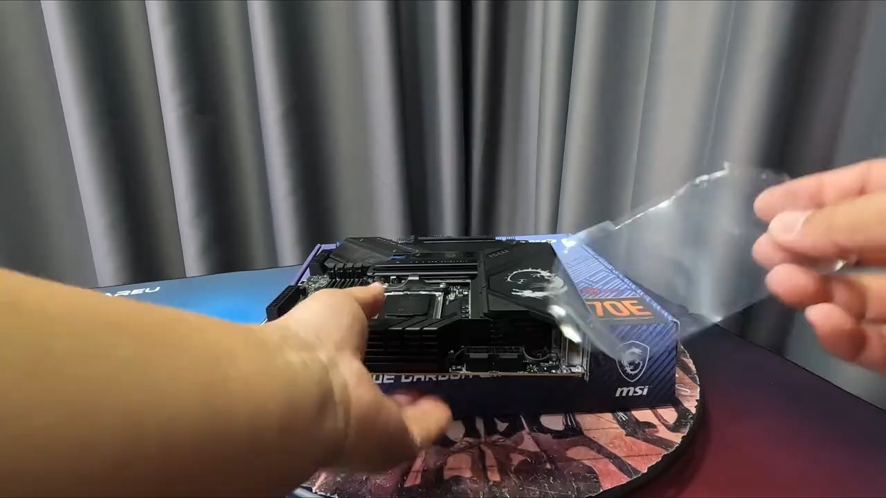微星(MSI)MPG X670E CARBON WIFI DDR5暗黑电脑主板 支持CPU.