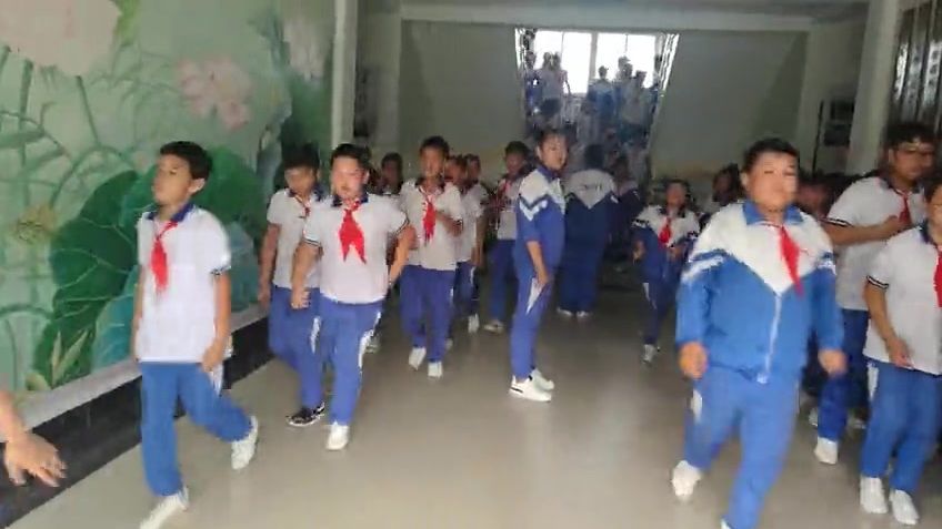 生命大于天:河北小学紧急疏散安全演练常抓不懈