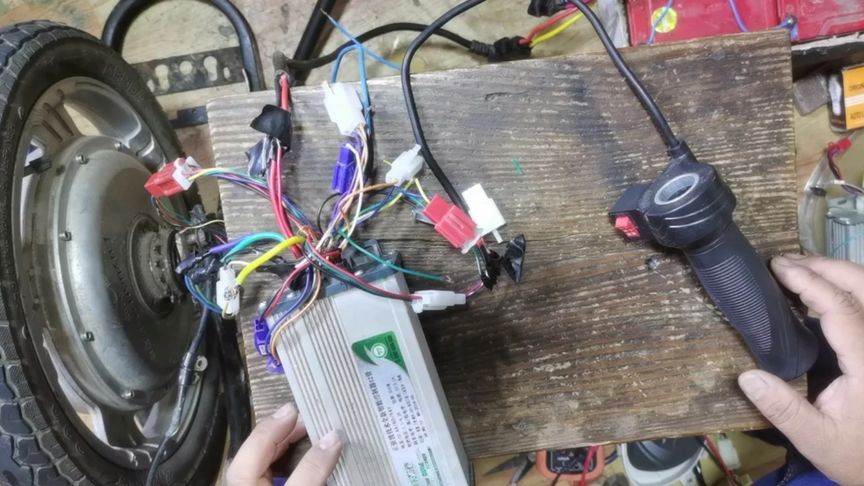 电动车电机突然出反转,只需要两根线重新配对一下就好!