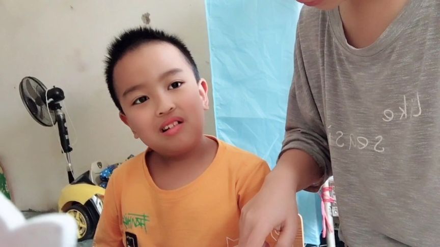 五一小长假工作量是平时的几倍,下班还要辅导小孩的学习。