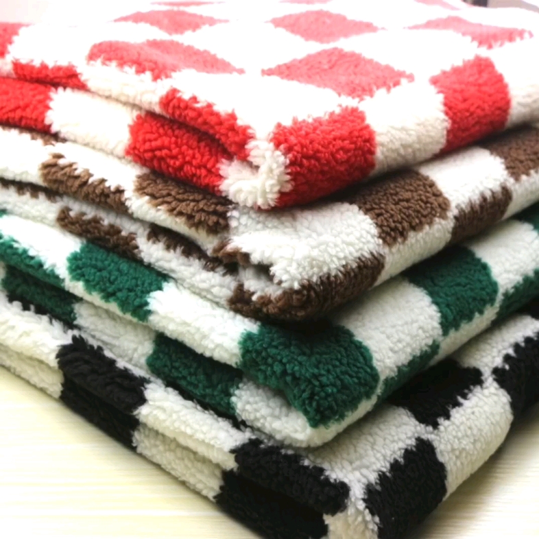 仿毛皮色织提花羊羔毛绒布颗粒泰迪饼干格棋盘格提花羊羔绒布面料