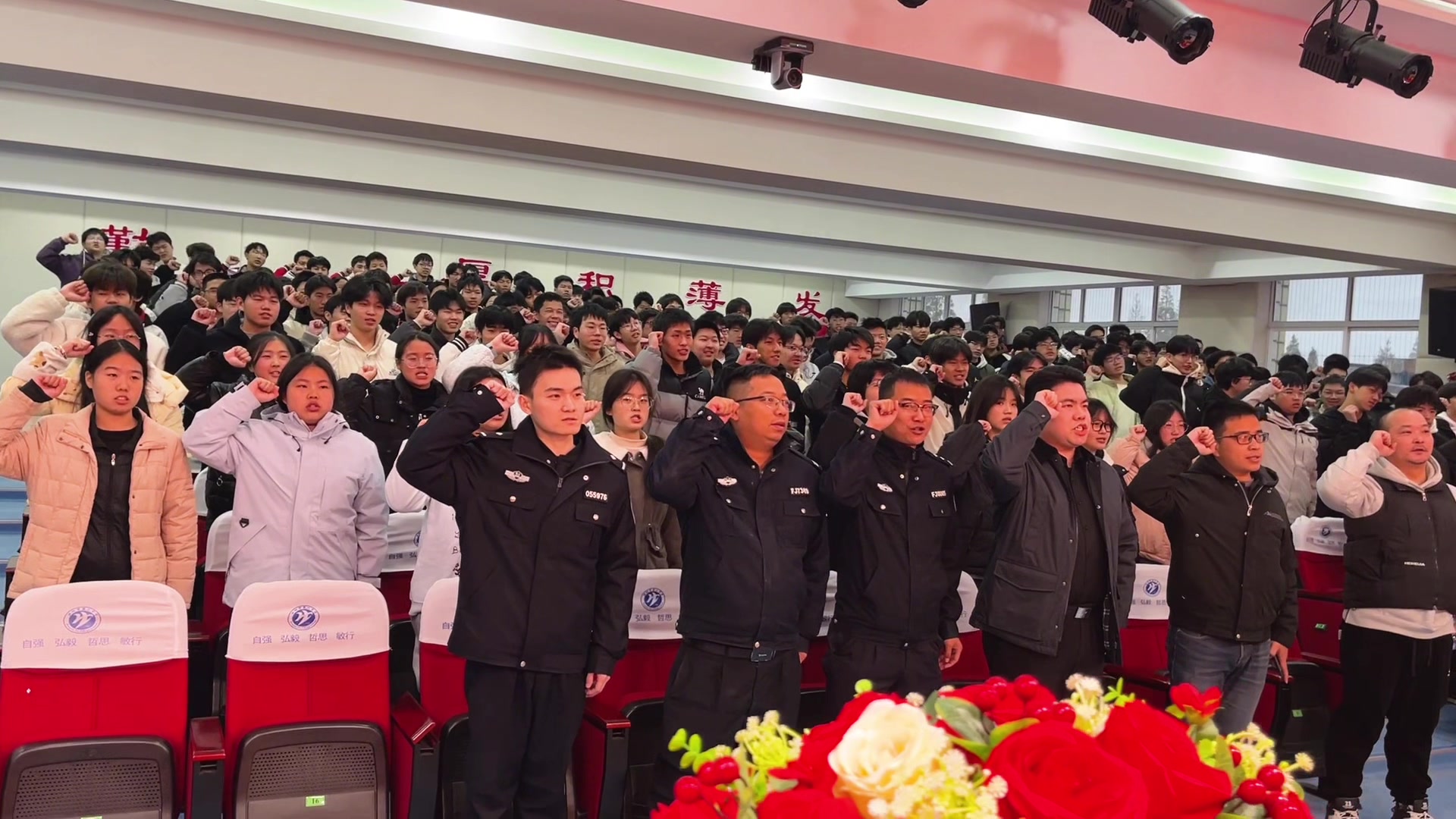 ...法治宣传活动!学法、守法、用法!做守法文明少年!#宣传正能量 #校园...