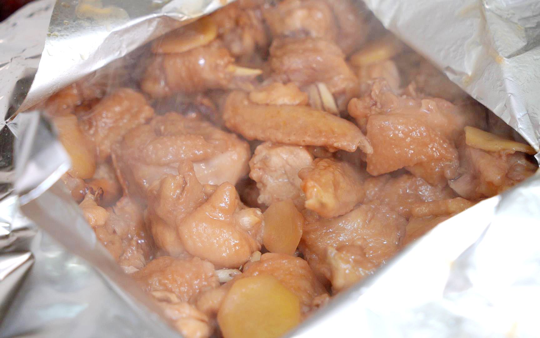 客家有名的五指毛桃焗鸡,鲜香入味,做法简单,好吃的停不下来