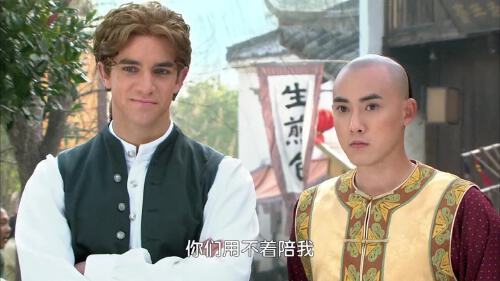 新还珠格格:小燕子买鞋竟遭人围攻,班杰明永琪和他们大打出手