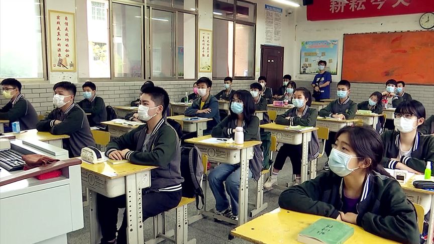湖北初三学生复学备战中考!第一课“国之有难,匹夫有责”!