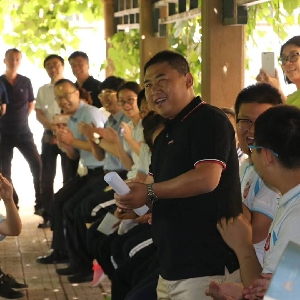 哈三中占山为王 