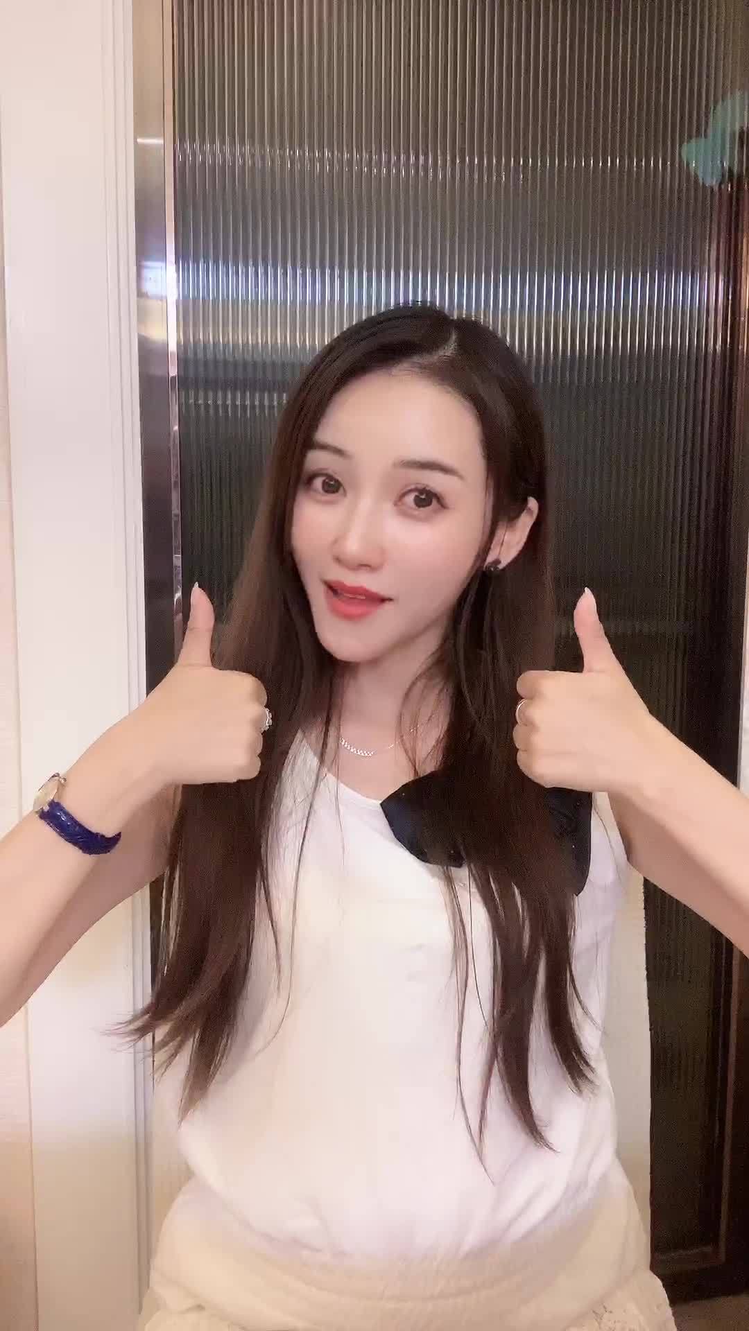 .b>计划开学手势舞恭喜我的小意粉成为一年级的小学生.