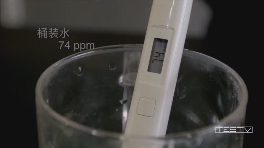 妹子,那是测试水纯度的TDS笔,不是你的验孕棒!