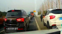 追尾都是后车的责任吗?其实这几种情况下前车是要负全责的
