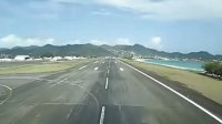...荷兰皇家航空波音747-400圣马丁岛朱莉安娜公主机场(TNCM)09跑道...