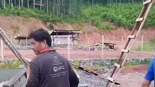 本来小陈想问一问脚手架的租赁价钱,结果是人家自用的