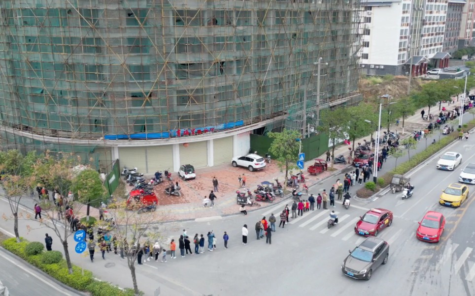 广西桂林市,惊现最长核酸队伍
