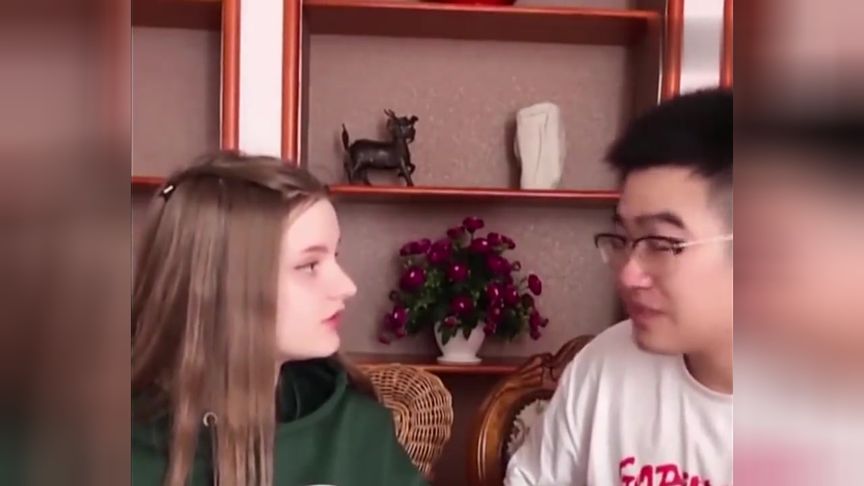 俄罗斯老婆教说俄语,老公用中文翻译竟然是这样的,太搞笑了!-
