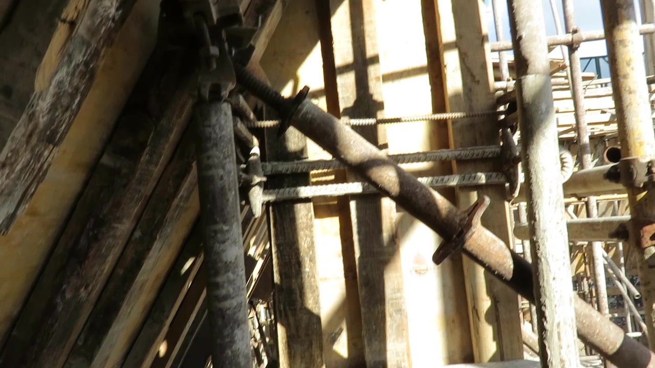 屋顶斜屋面模板脚手架介绍