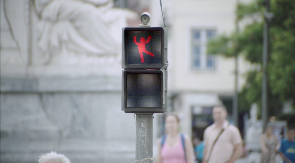 会跳舞的红绿灯?有爱又有趣的交通安全提醒