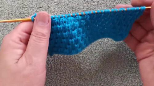 演示一种棒针小豆豆花样编织方法,织法简单,排列有序,精致美观