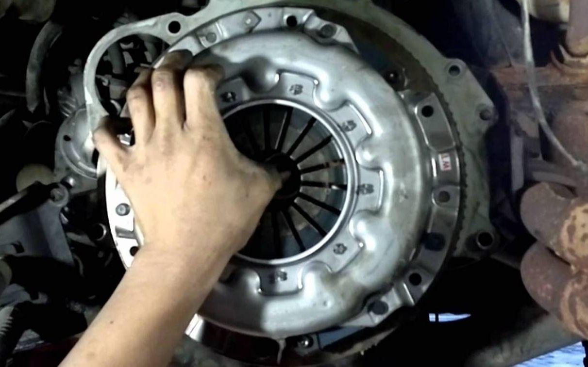 离合器打滑只能更换不能维修吗?