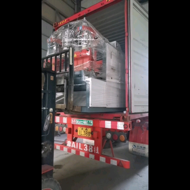 吹塑机 PET吹瓶机 灌装机 辅机 模具满满一货柜远走他乡